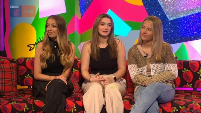 Anastasia Kingsnorth Rosie Bentham & Daisy Campbell (2) - Picalt